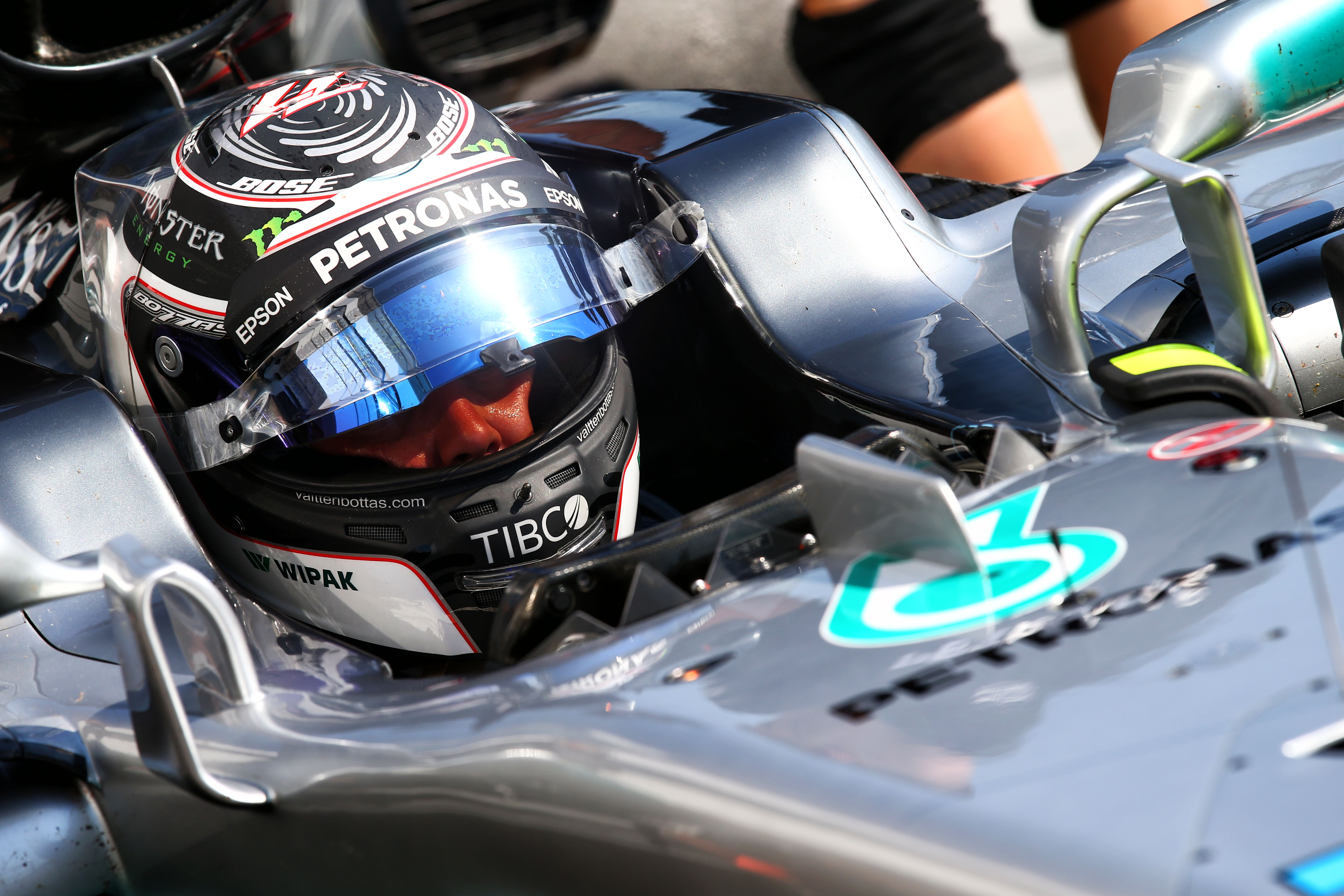 F1 | Mercedes, Bottas: “La posizione di Hamilton? Stiamo battagliando ...