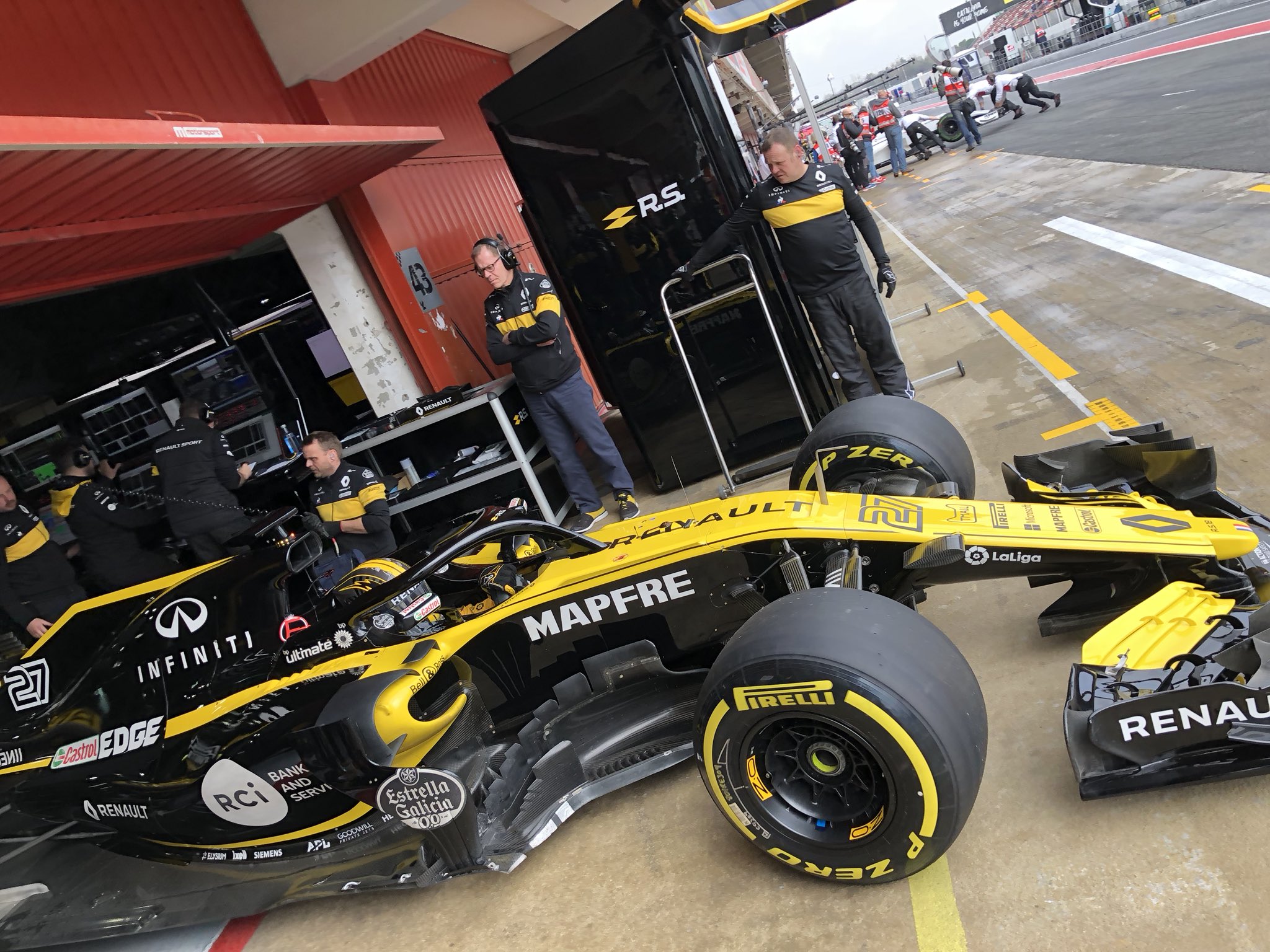 Test F1 2018 | Flash Barcellona: Hulkenberg in pista con gomme d’asciutto
