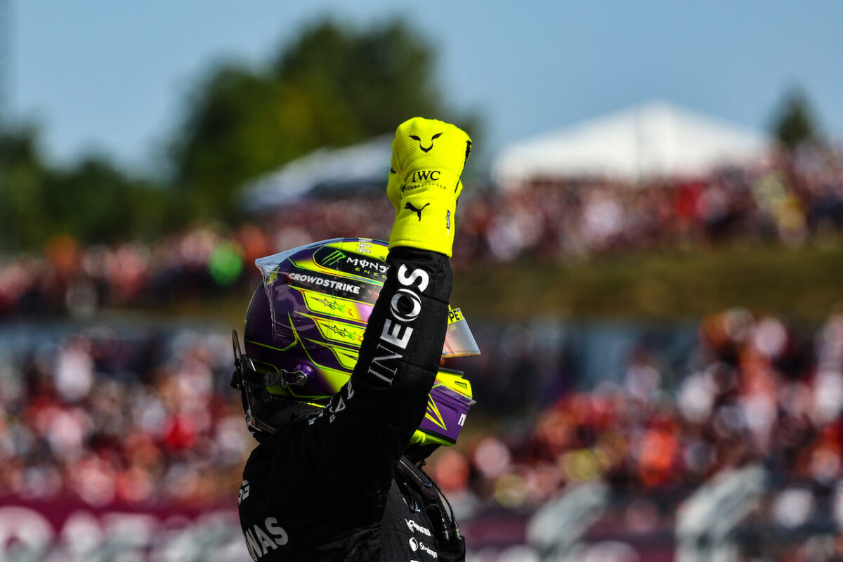 Formula 1 | Mercedes vola con Hamilton, delude con Russell