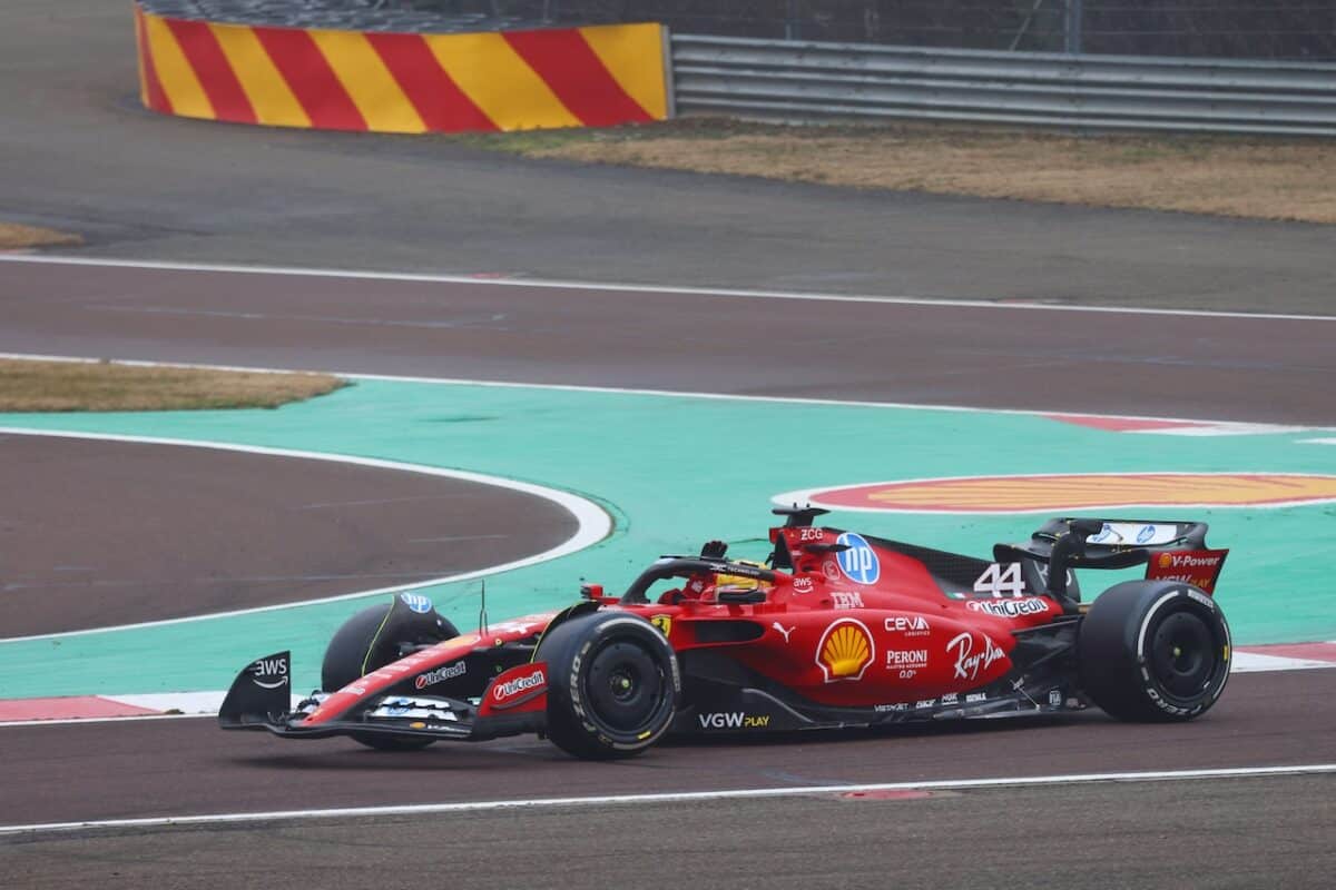 F1 | Hamilton e Ferrari, l’incidente nei test di Barcellona è parte del ...