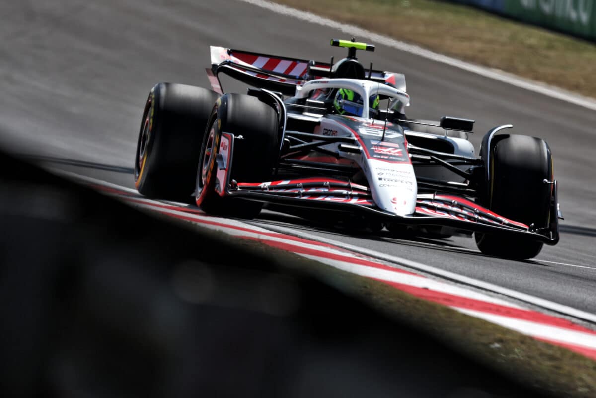 F1 GP Cina | Haas in crescita a Shanghai: Bearman sfiora la SQ3, Ocon fuori al primo turno