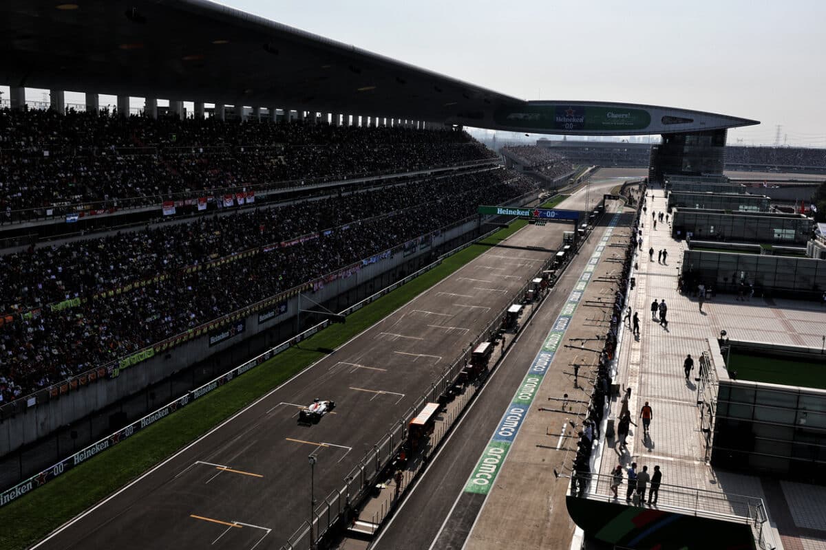 LIVE F1 | Chinese GP 2025: Live Race [TIMES AND PHOTOS]