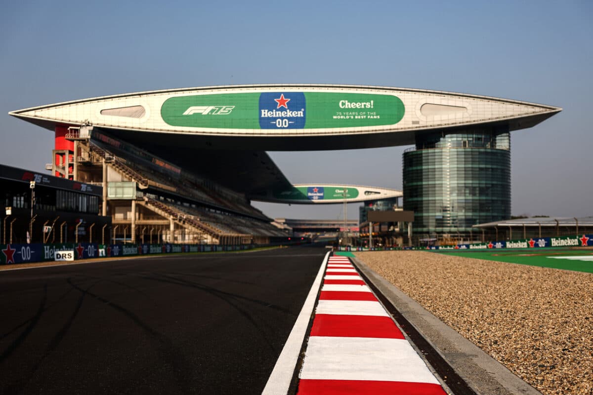 LIVE F1 | Chinese GP 2025: Live Free Practice 1 [TIMES AND PHOTOS]