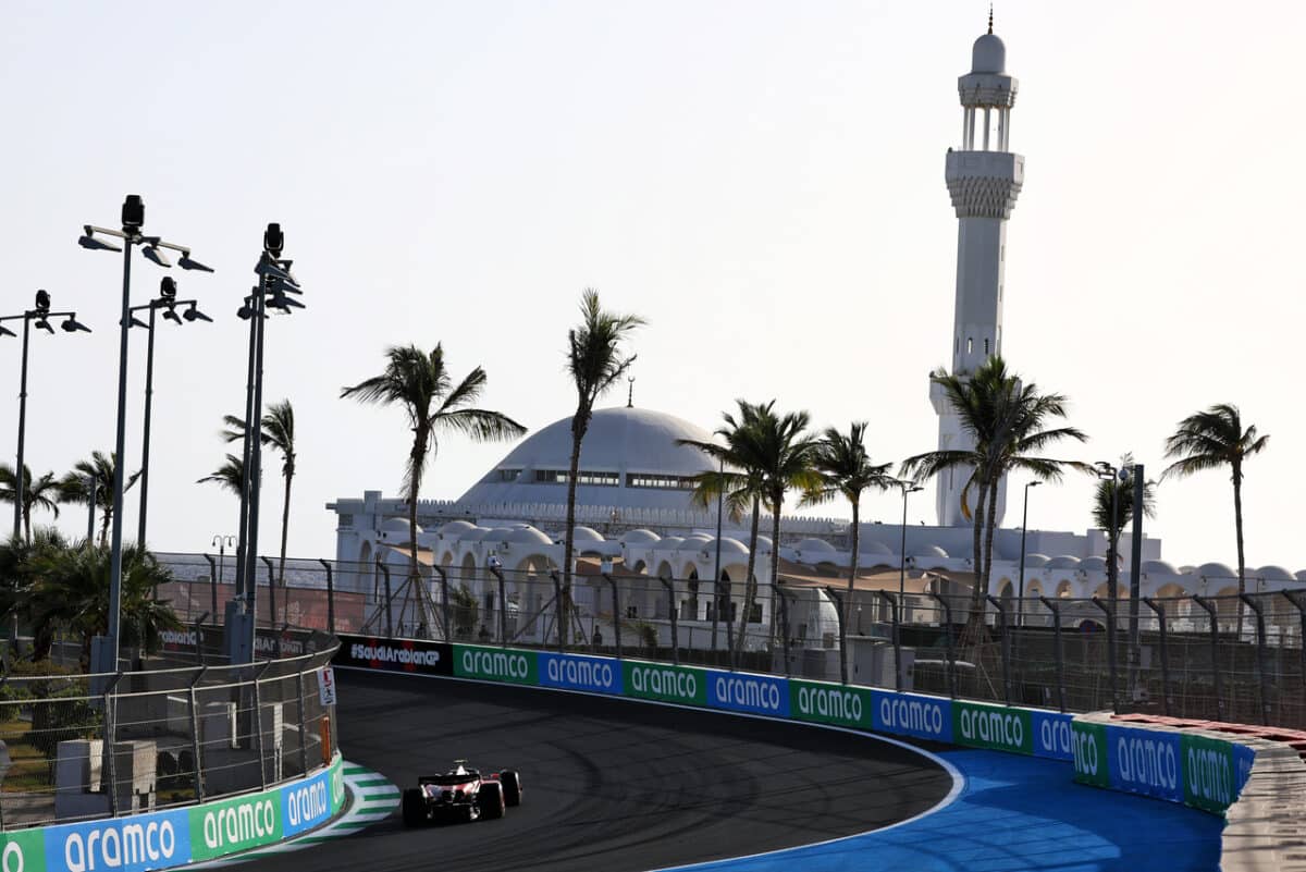 LIVE F1 | Saudi Arabia GP 2025: Live Free Practice 1 [TIMES AND PHOTOS]